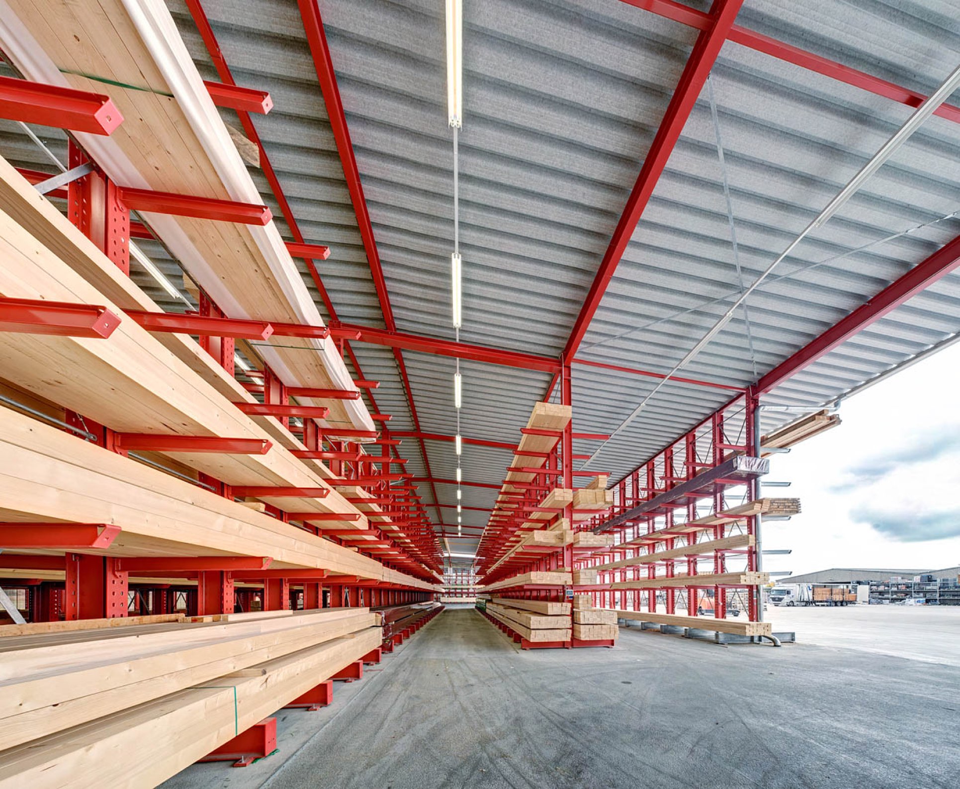 Cantilever racking, storage systems | Industry & Trade | OHRA UK